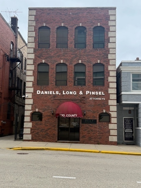 7 S County St Waukegan, IL 60085 - Office Property for Sale on Showcase.com