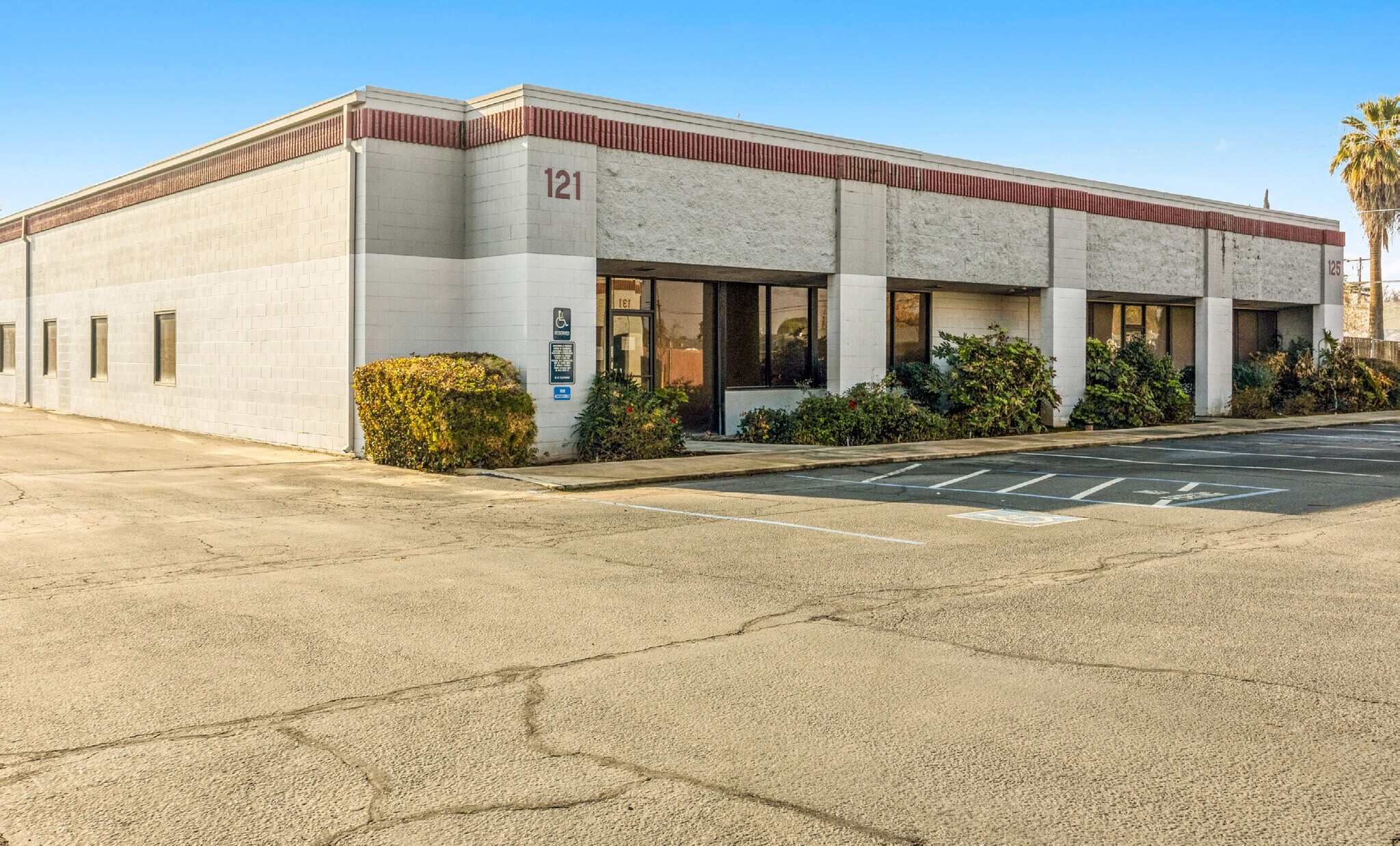 2727 N Grove Industrial Dr Fresno, CA 93727 - Industrial Property for Lease on Showcase.com