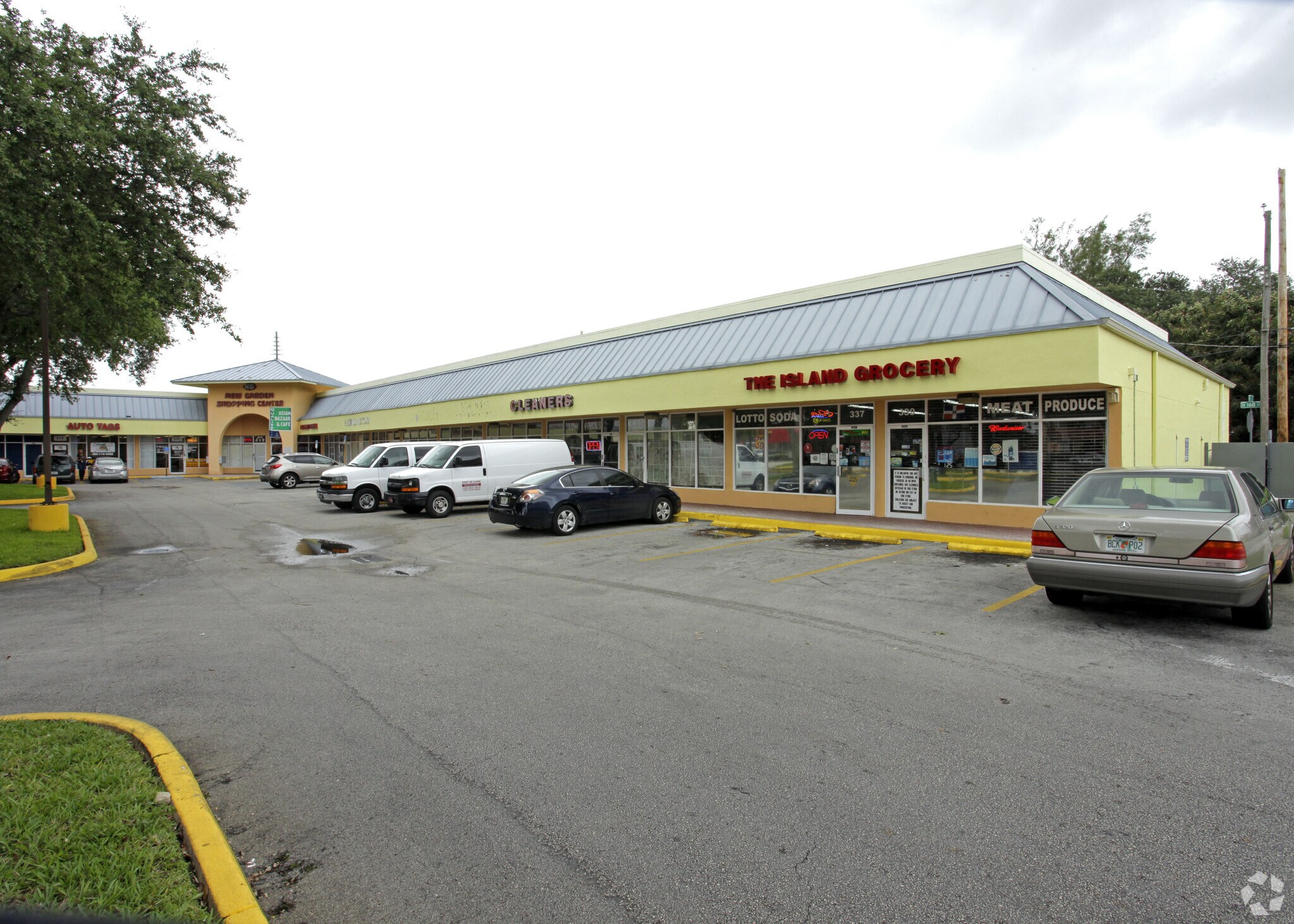 303-339 NE 167th St Miami, FL 33162 - Shopping Center Property for ...