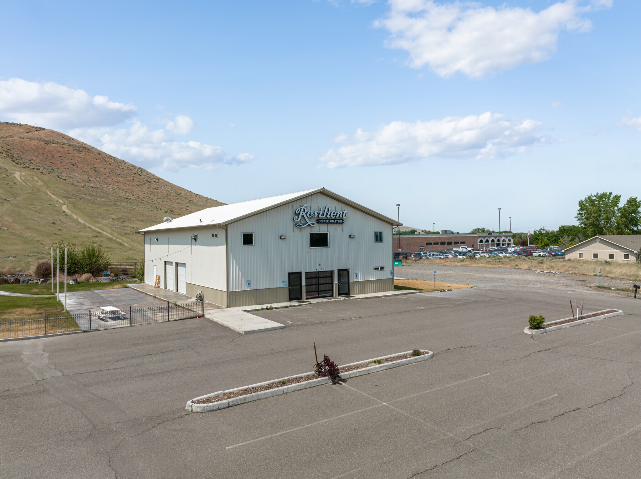 4771 W Van Giesen St West Richland, WA 99353 - Flex Property for Lease ...