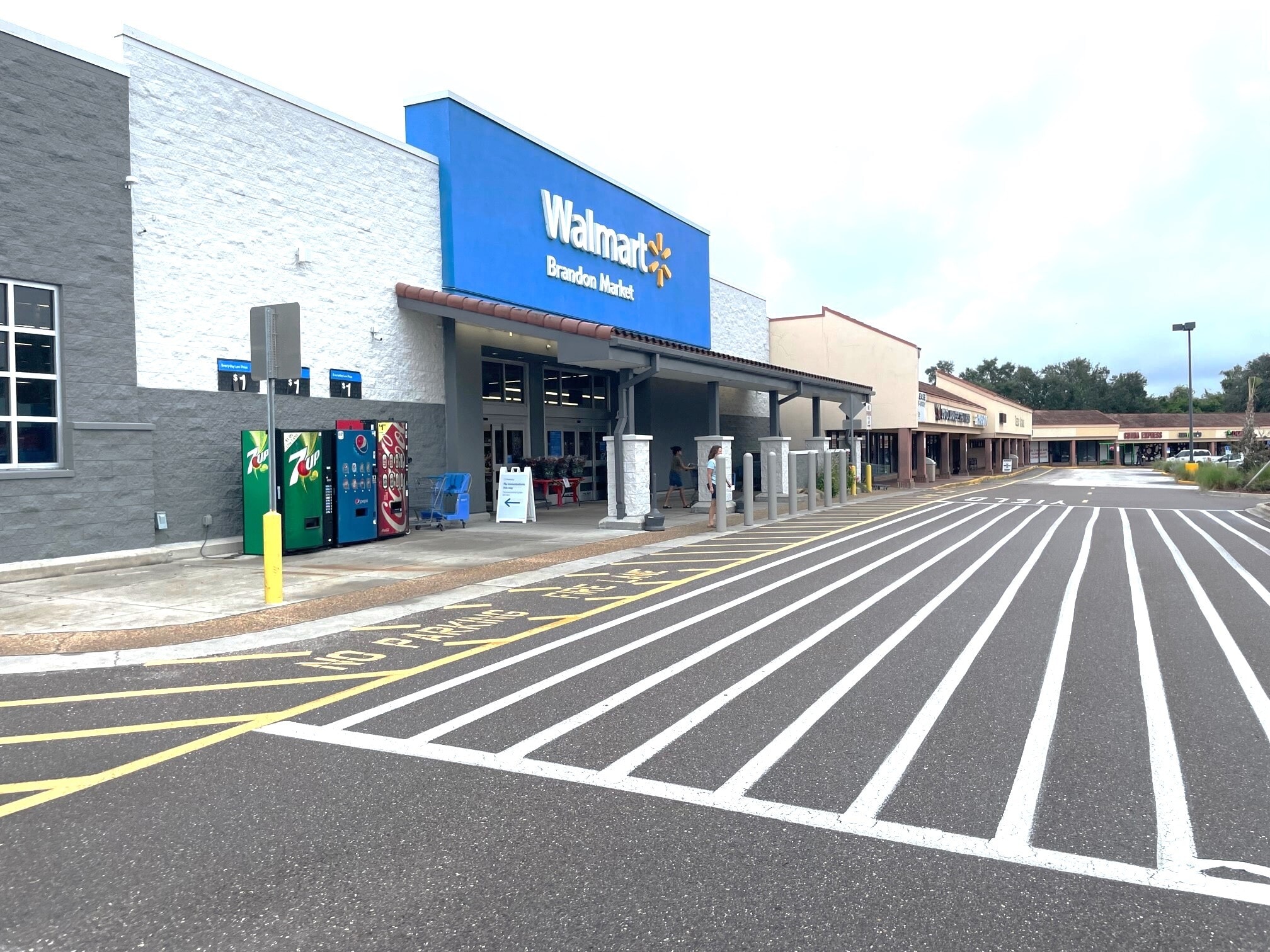 901-927 Lithia Pinecrest Rd Brandon, FL 33511 - Shopping Center ...