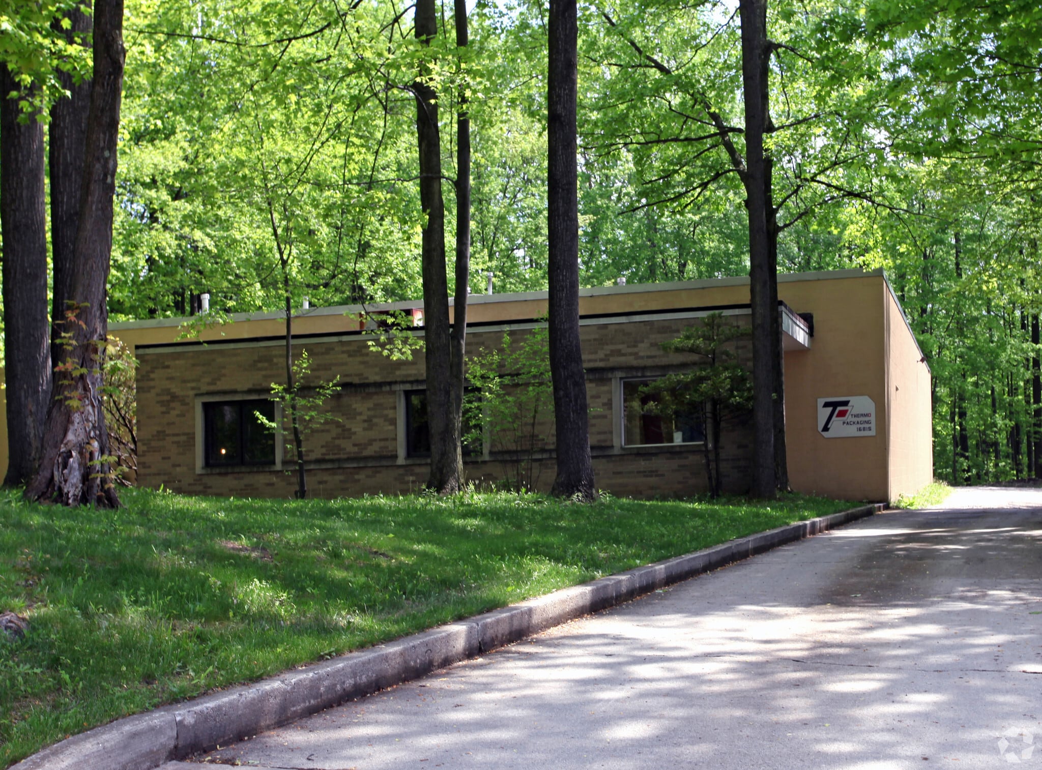 16815 Park Circle Dr Chagrin Falls, OH 44023 - Industrial Property for ...