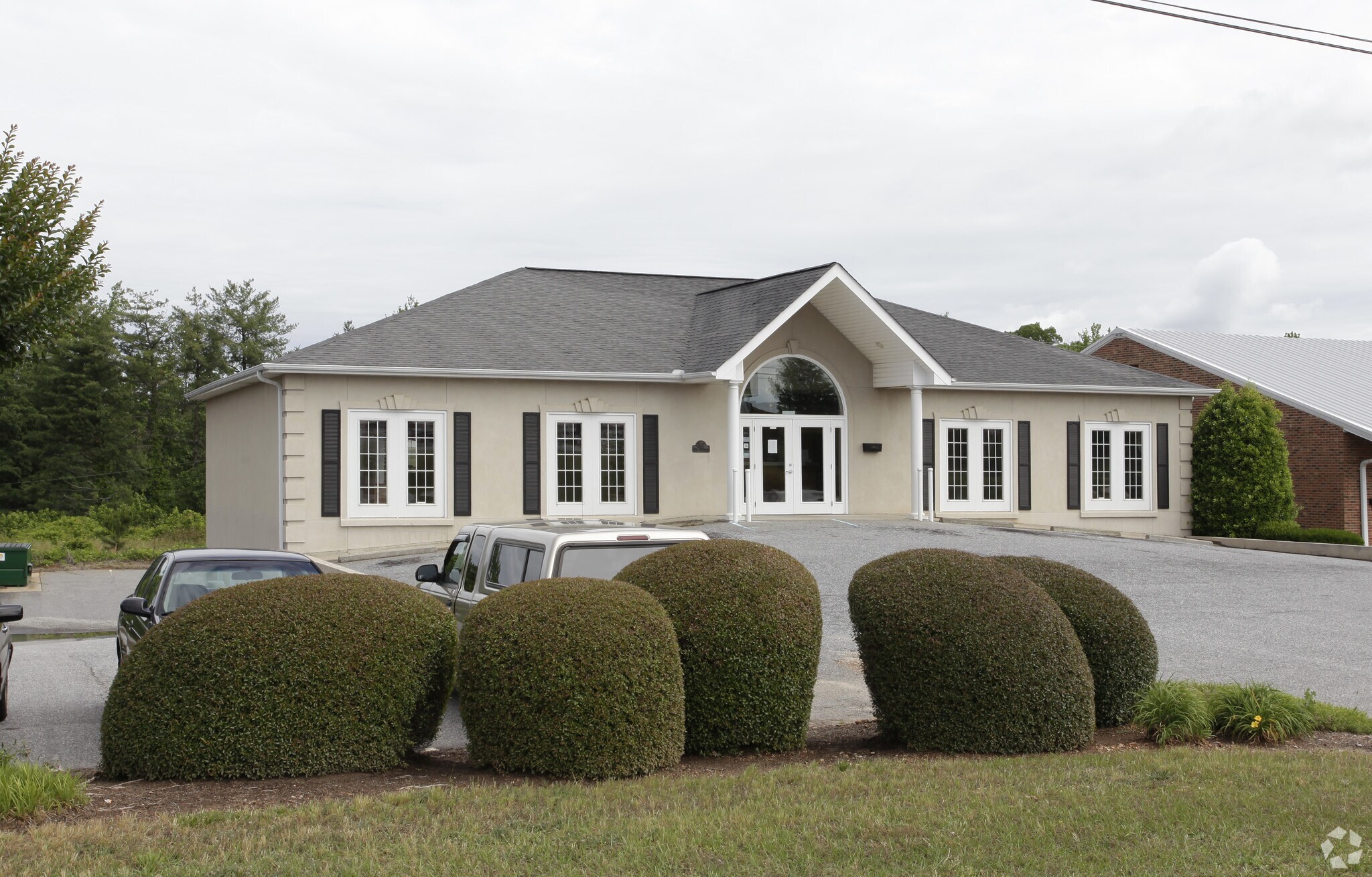 812 W Wade Hampton Blvd Greer, SC 29650 - Office Property for Lease on ...