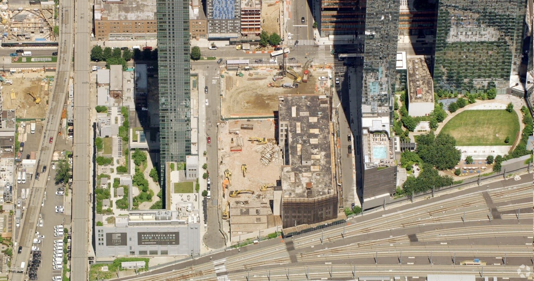 42-22 Jackson Ave, Long Island Long Island City, NY 11101 - Multi ...