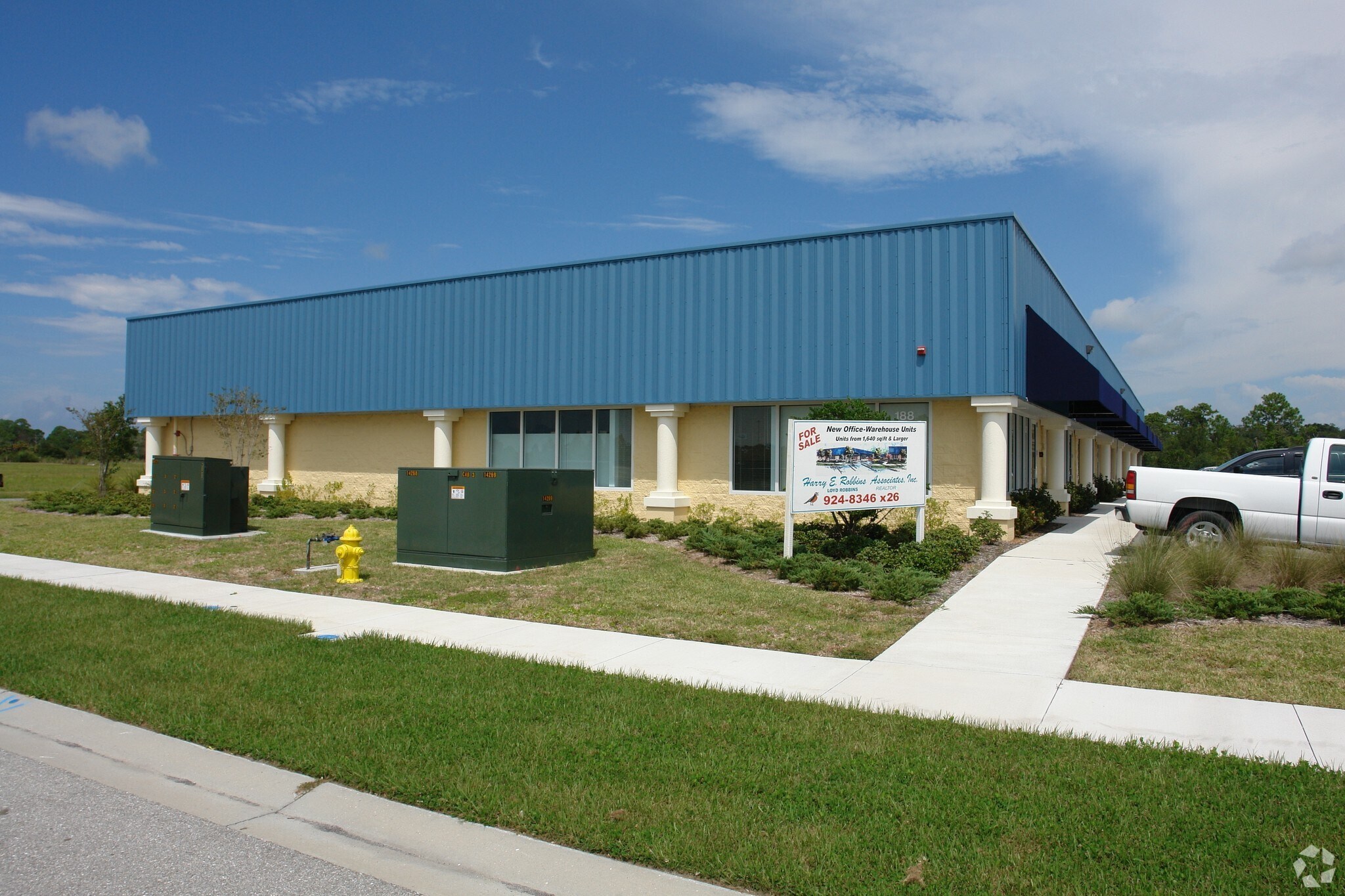 180 Triple Diamond Blvd North Venice, FL 34275 - Flex Property for ...