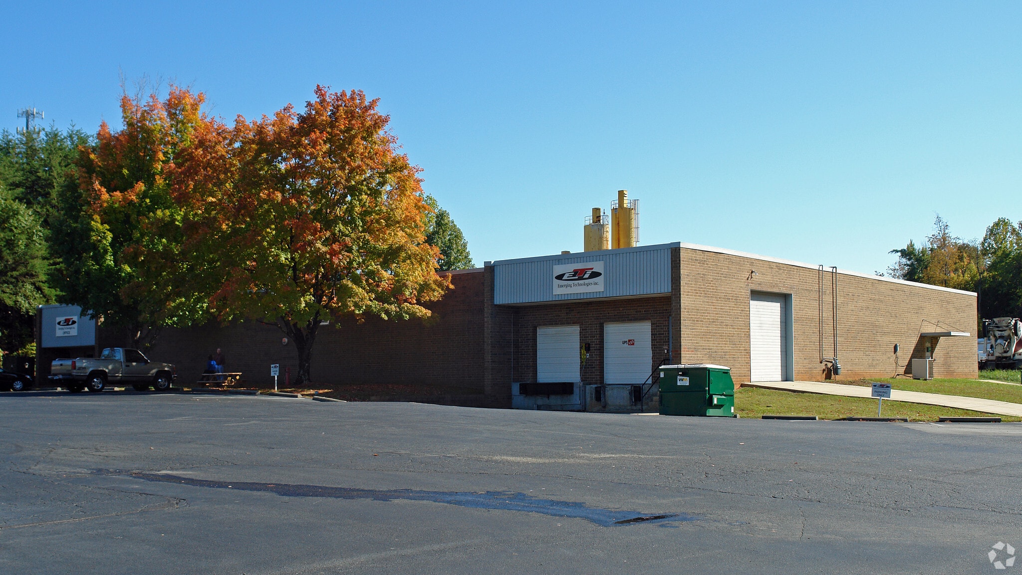 402 Edwardia Dr Greensboro, NC 27409 - Industrial Property for Lease on ...