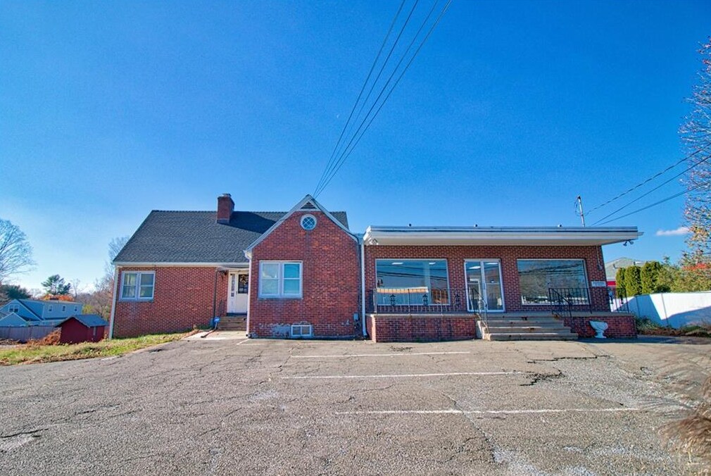 6 Maple Ave S Westport, CT 06880 - Multi-Family Property for Lease on ...