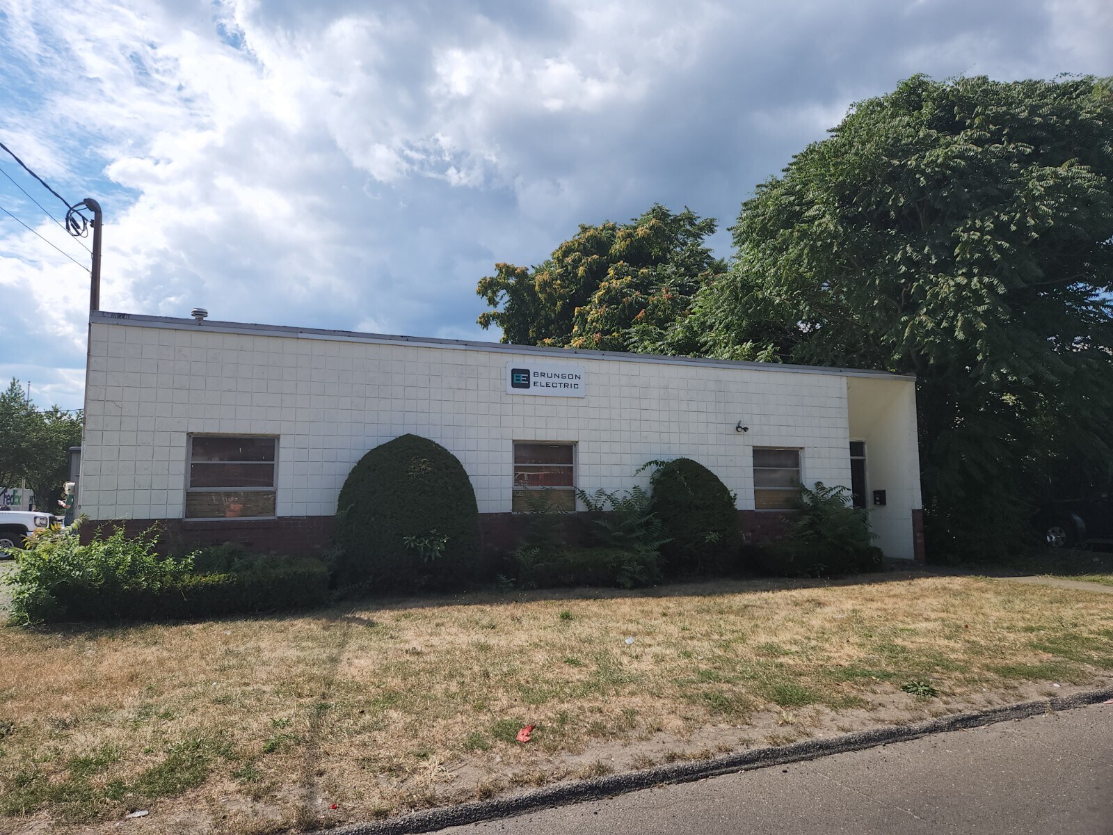 542 Honeyspot Rd Stratford, CT 06615 - Industrial Property for Sale on Showcase.com