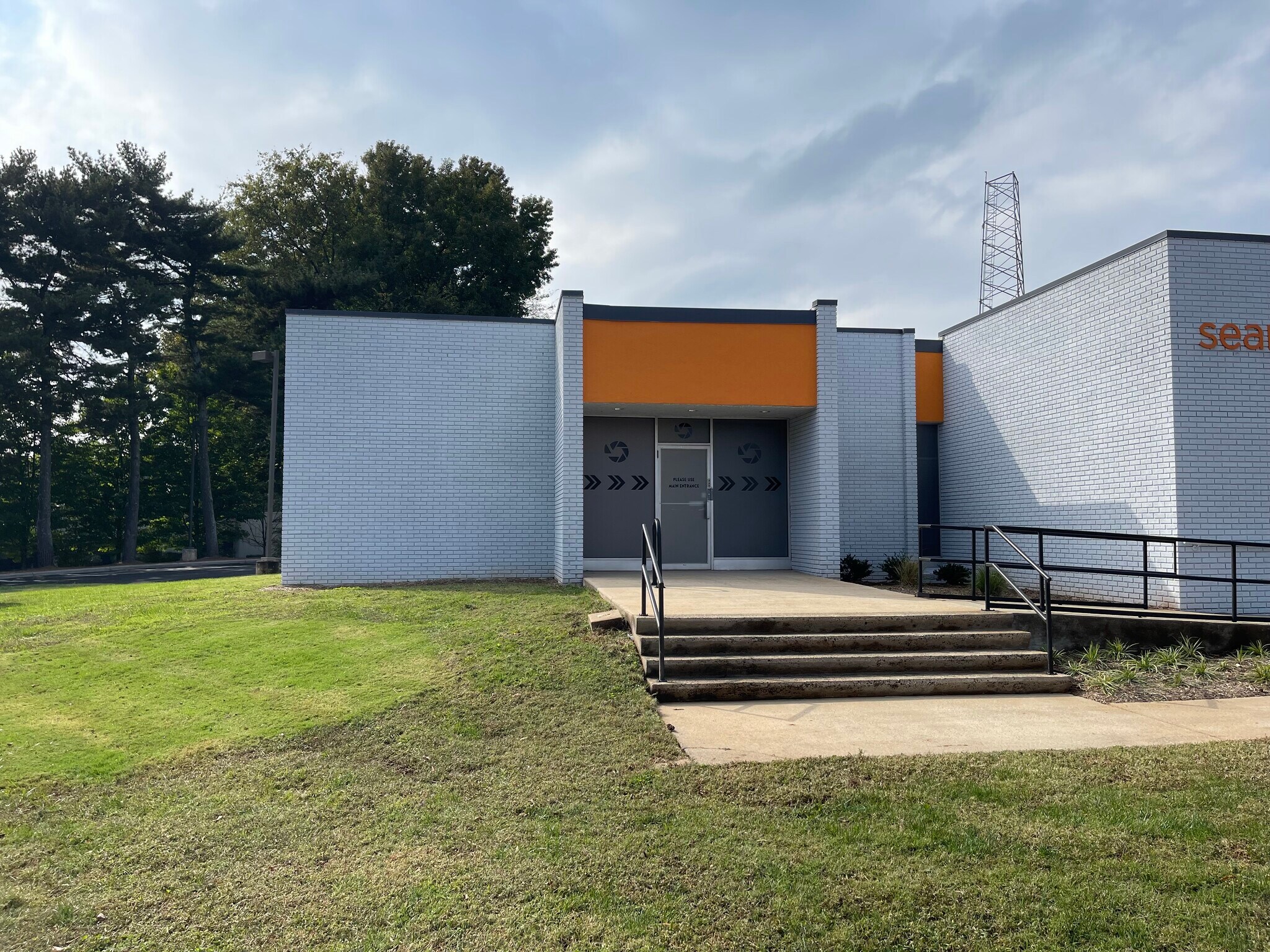 501 Minuet Ln Charlotte, NC 28217 - Office Property for Sale on ...