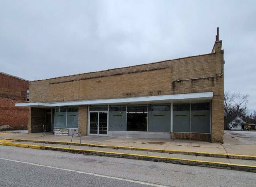 121 S Main St White Hall, IL 62092 - Retail Property for Lease on ...
