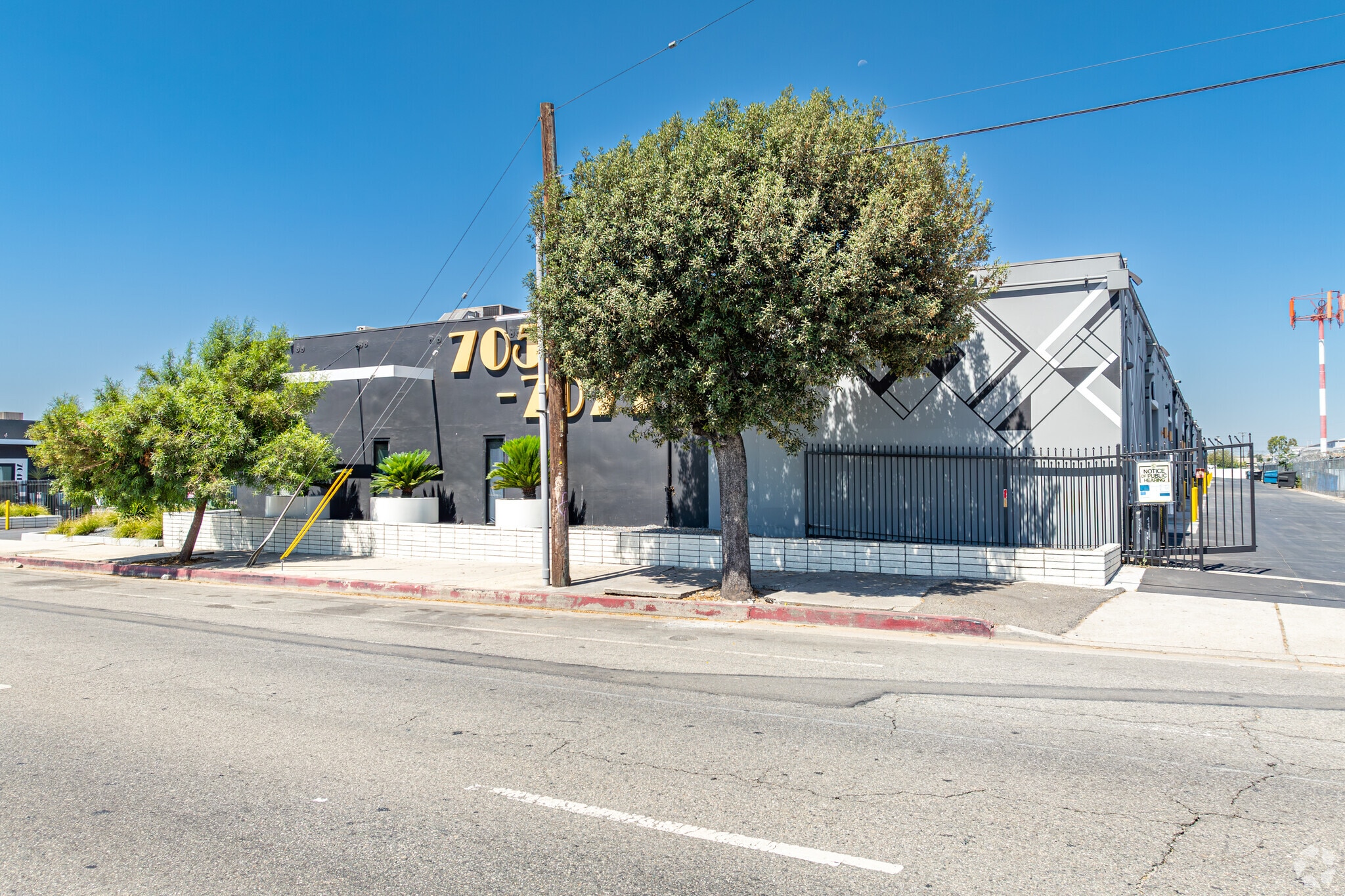 7059-7077 1/2 Vineland Ave North Hollywood, CA 91605 - Industrial Park ...