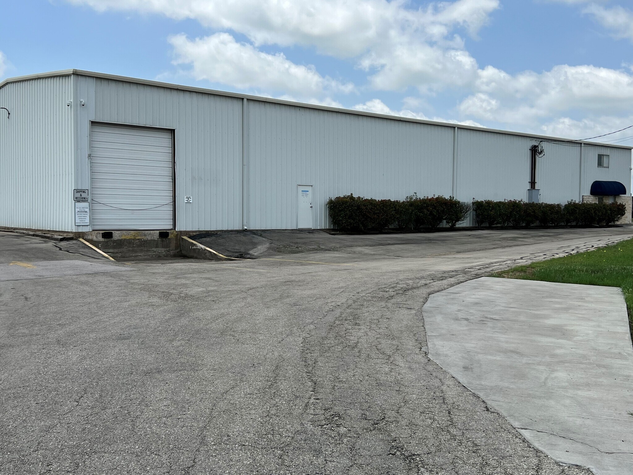 98 Dupree Dr Buda, TX 78610 - Industrial Property for Lease on Showcase.com